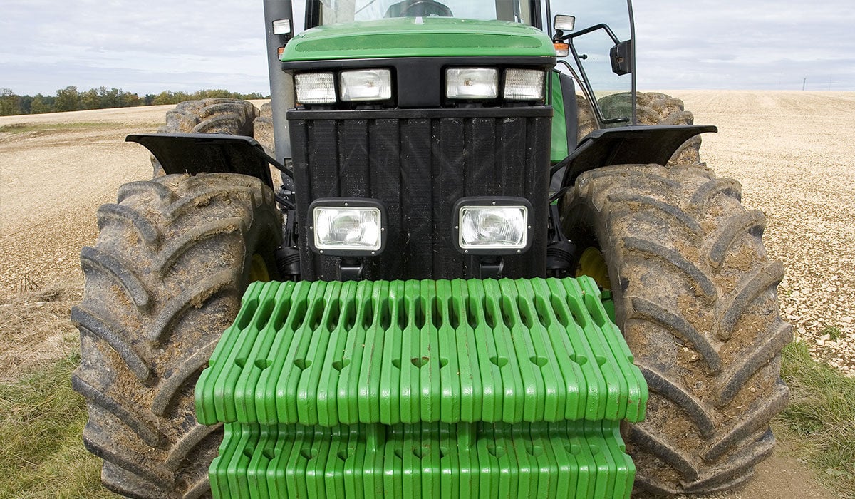 You want to know everything about water ballasting your tractor tyres